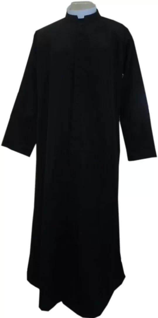 BATINA PRETA – Paramentos Religiosos Ateliê